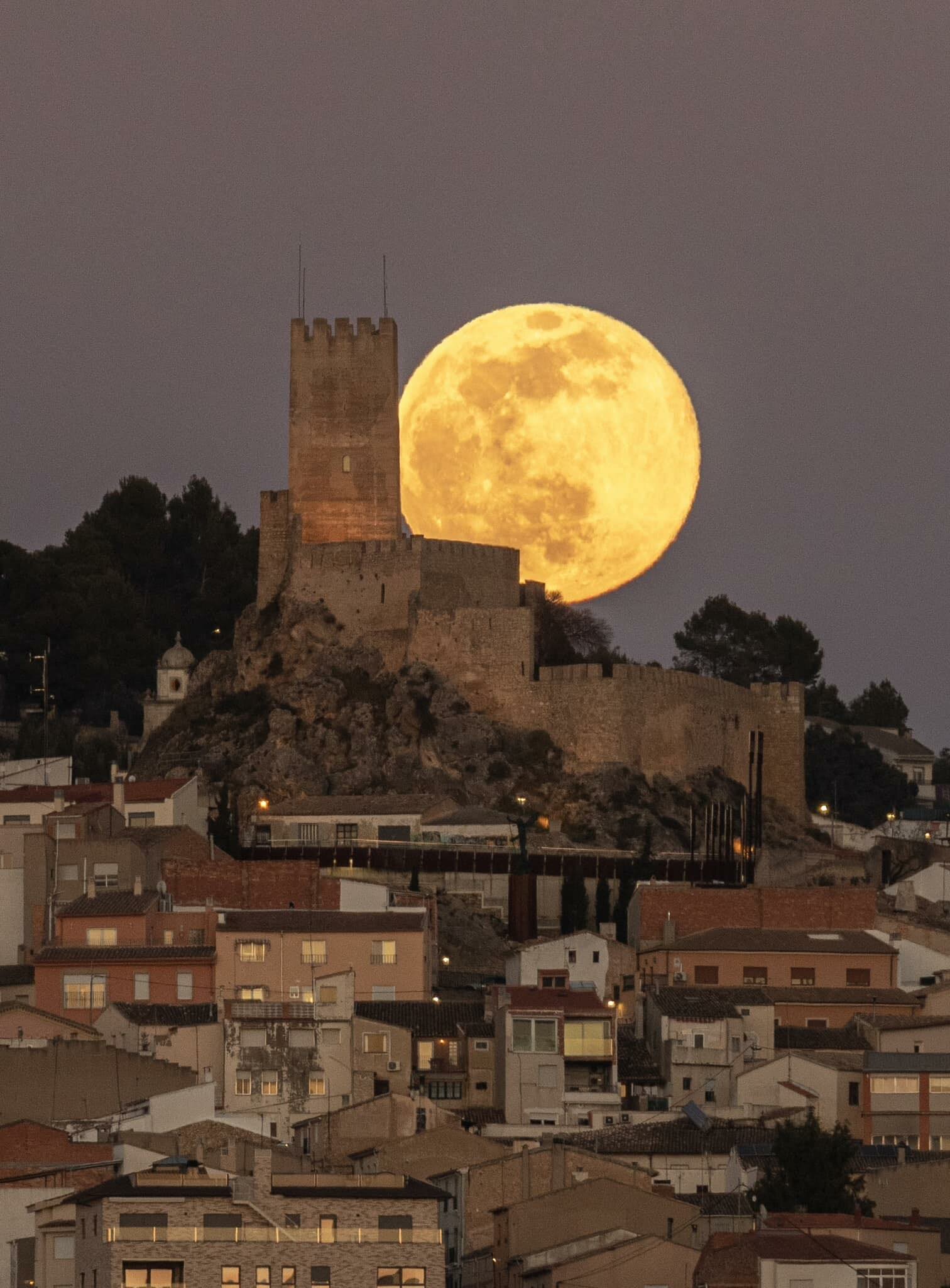 LA LUNA DE TONI SENDRA en Entradium
